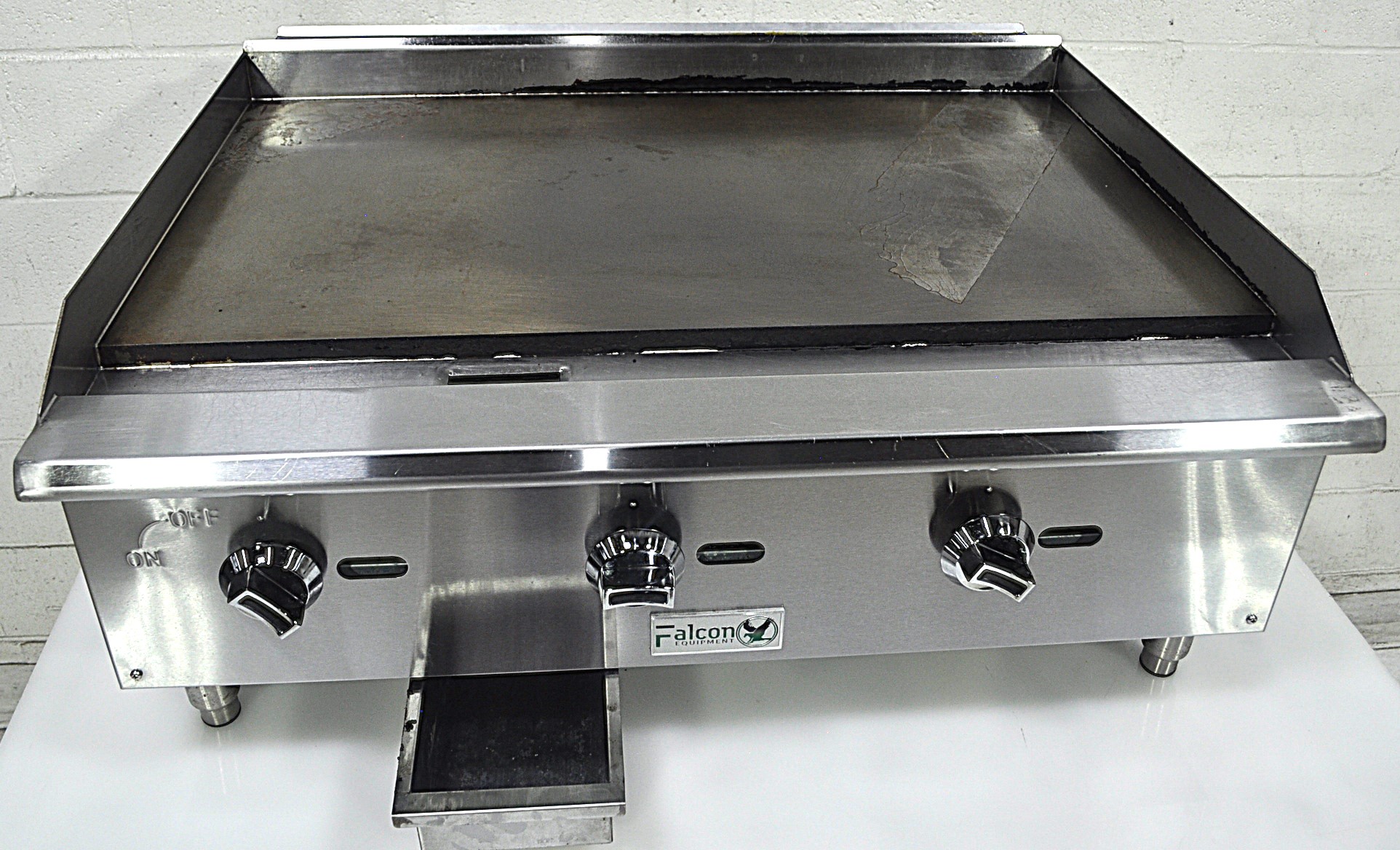 Used Falcon Food Service AEG-36 36" Manual Gas Countertop Griddle | SKU ...